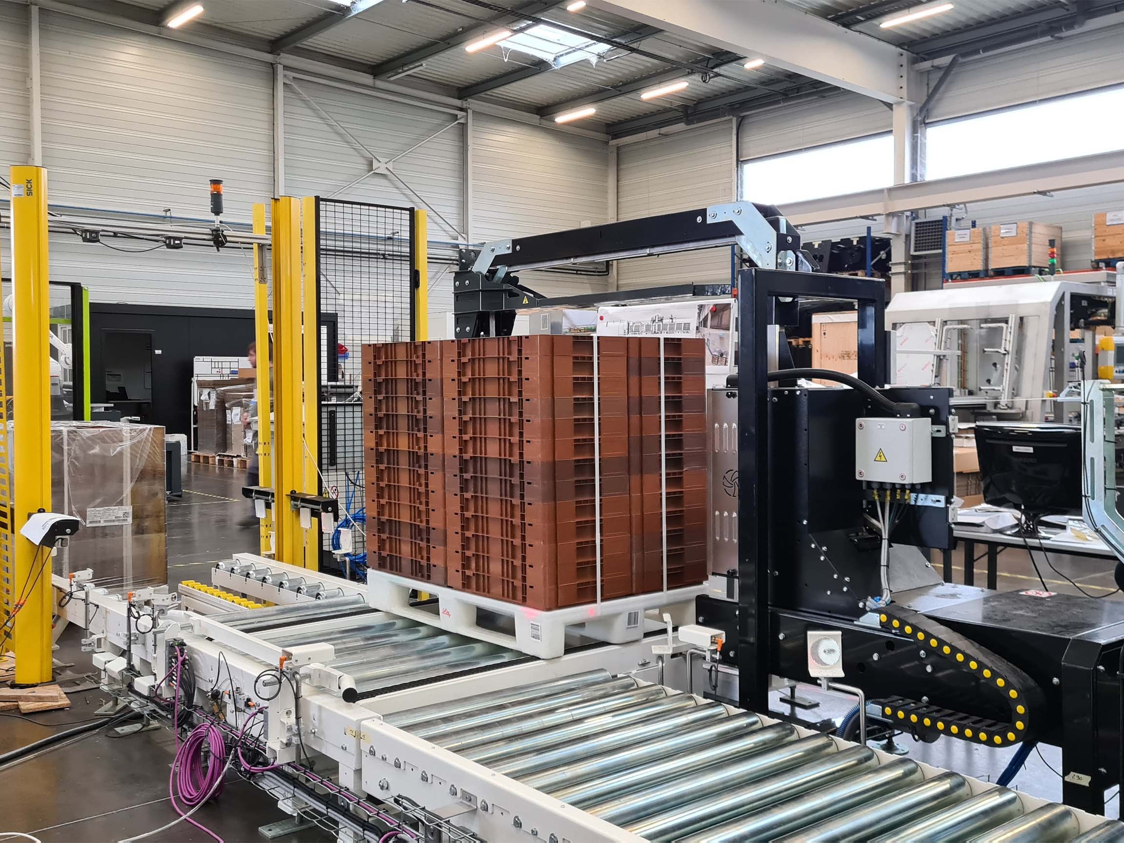 Pallet conveying | Conveyors | MG Tech